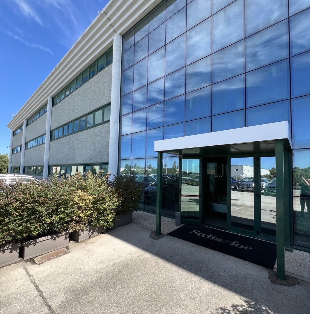 Destockeur vetements de marques pour ouverture site internet Destockage