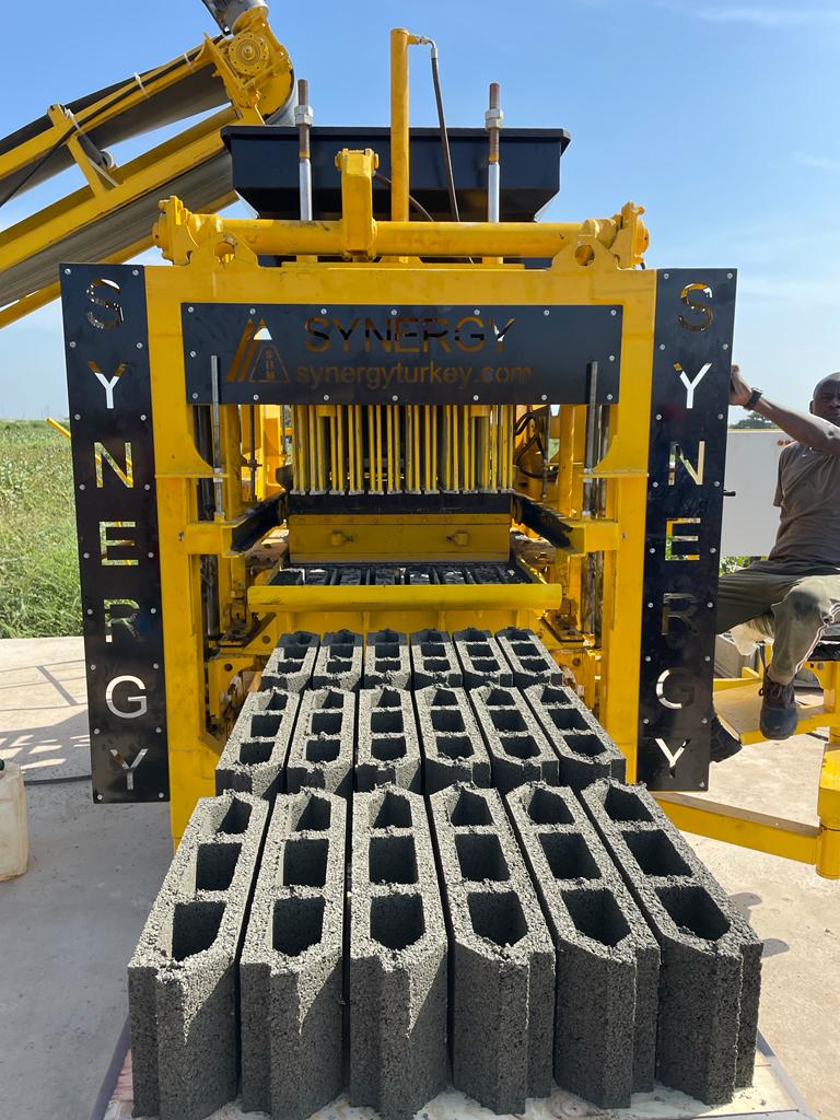 Machine a parpaing, brique, hourdis Destockage Grossiste