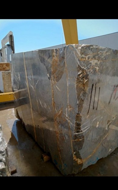 Bloc marbre gris sahara MONDIAL MARBRE Destockage Grossiste