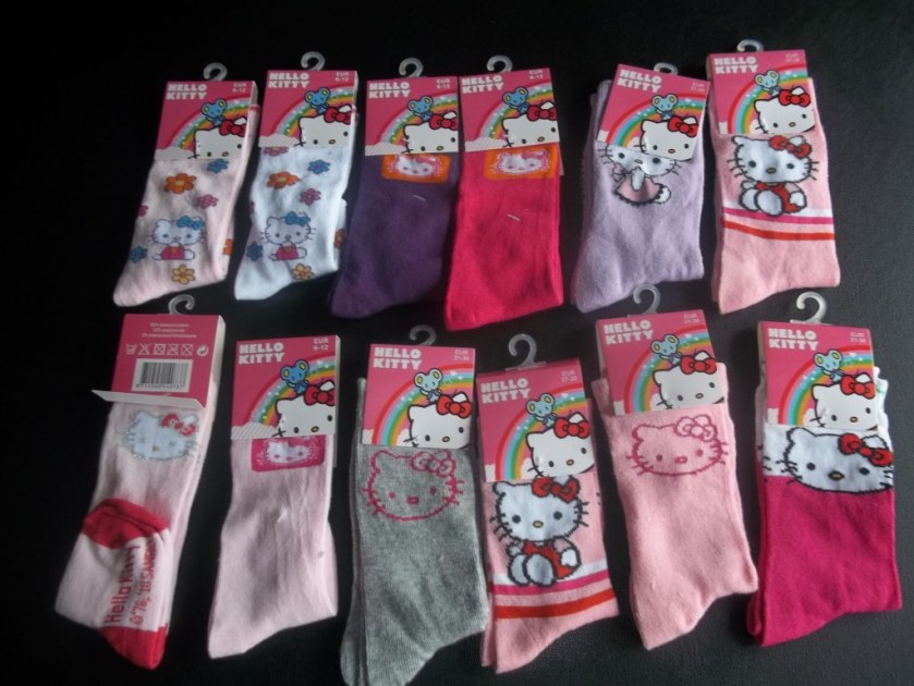 Lot revendeur x100 chaussettes hello kitty Destockage Grossiste