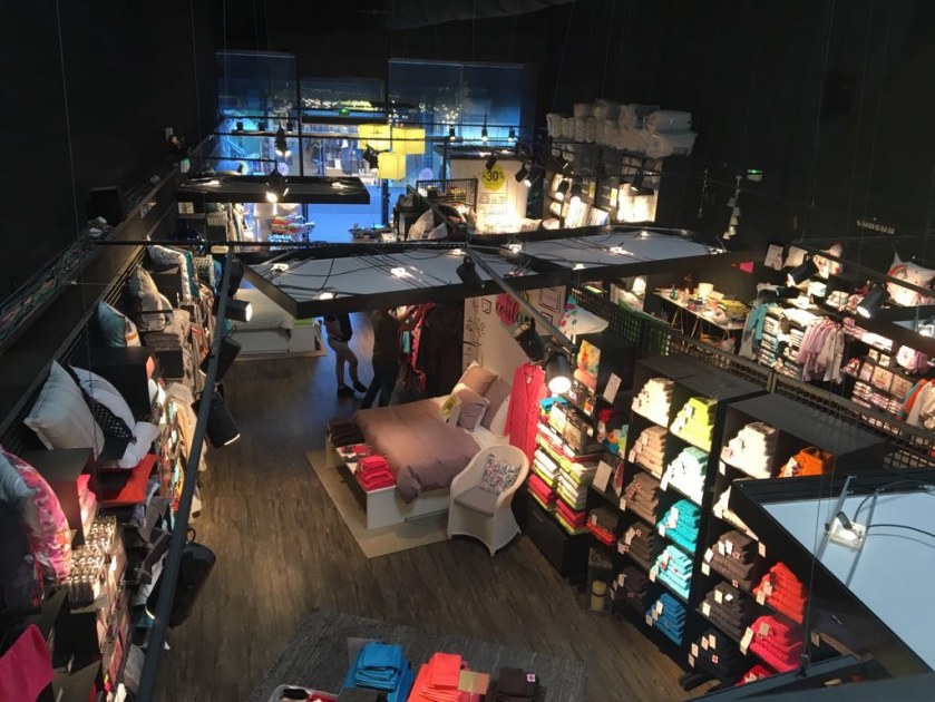 Agencement modulable d'un magasin de 200 m2 Destockage Grossiste