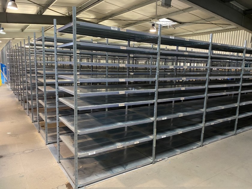 Rayonnage metallique galvanisé 6 niveaux charge 180kg/ niveau Destockage