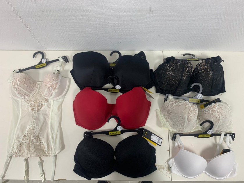 Destockage lingerie WONDERBRA JLB GROUP Grossiste
